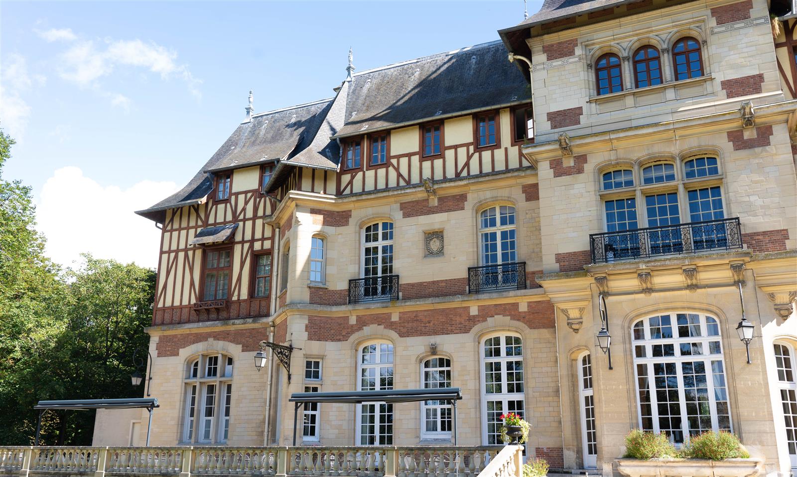 Château Jeanne & The Forest - Château de Montvillargenne - Oise Tourisme